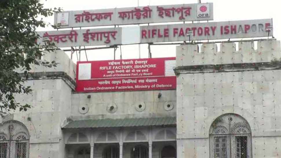 Assault rifle made in Rifle Factory Ishapore may use by Indian soldiers ...