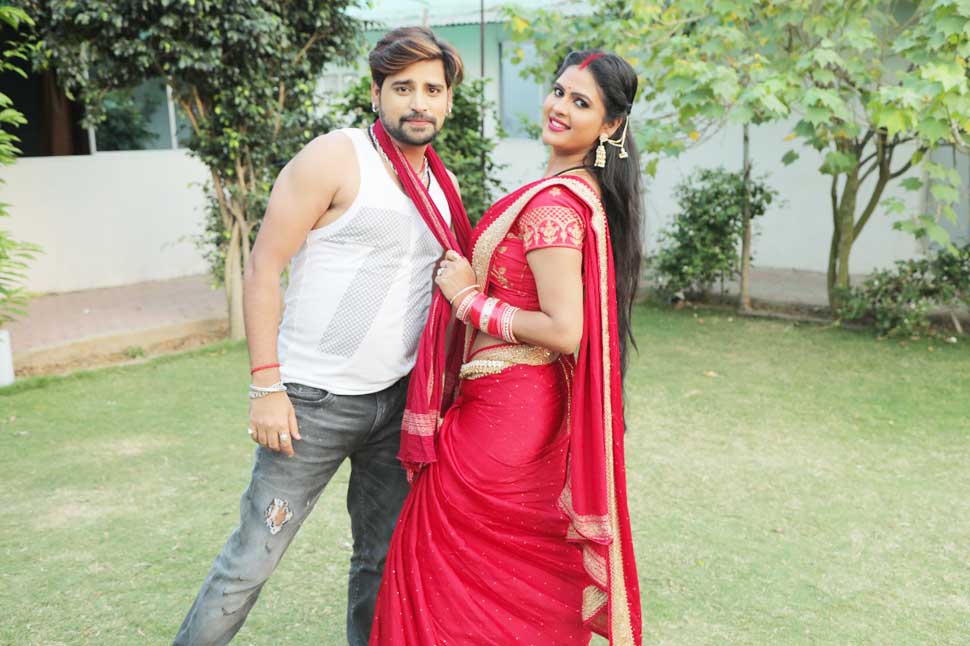 Bhojpuri News: Chandani Singh is rocking in bhojpuri album | PHOTOS ...